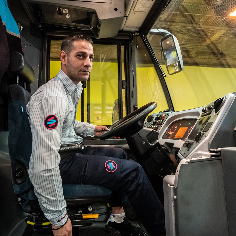 Proef met vluchtelingen als buschauffeur wordt uitgebreid